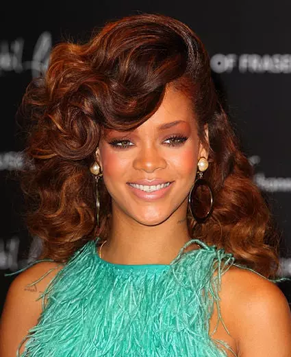 File Hairstyle: Rihanna's Evolving 'Do 42711_52
