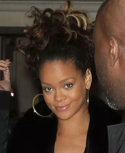 File Hairstyle: Rihanna's Evolving 'Do 42711_56