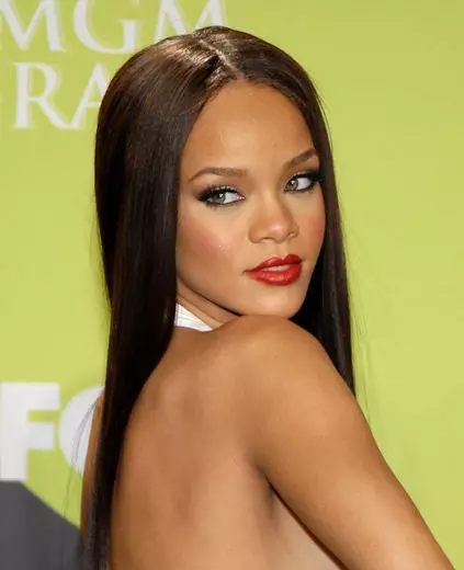 File Hairstyle: Rihanna's Evolving 'Do 42711_6