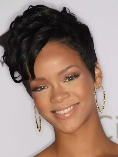 File Hairstyle: Rihanna's Evolving 'Do 42711_9
