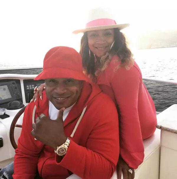 LL Cool J and Wife Sweet Photos 43017_3