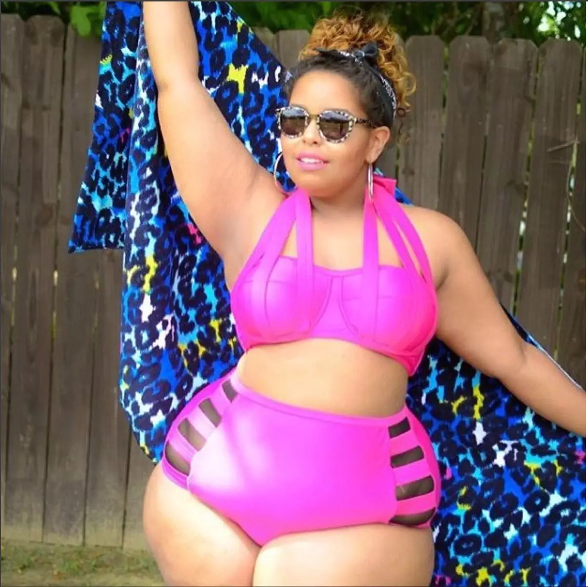 මෙම Curvy Girls Are Absolutely Slaying Thier Swimwear This Summer 43605_1