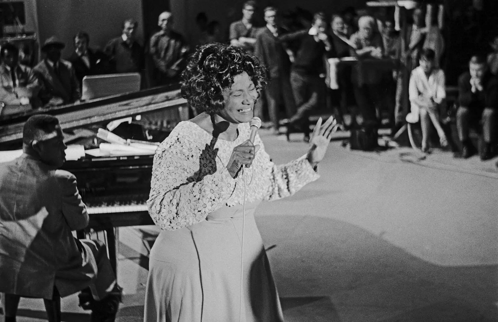 10 ting at vide om The Queen Of Gospel, Mahalia Jackson, Ahead Of Her Lifetime Movie 4415_10