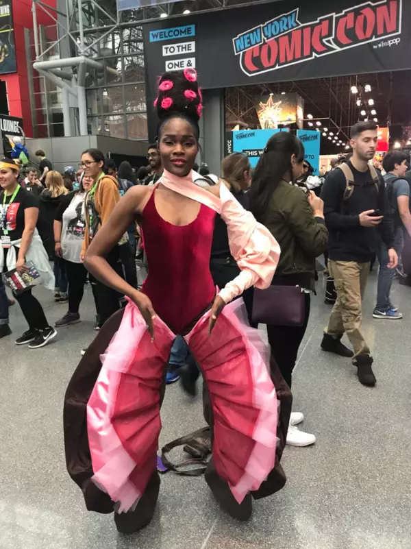 New York Comic Con: 17 Cosplayers ndị zuru ihe ngosi a n'afọ a 45197_16