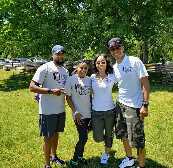 Shamari dan Ronnie DeVoe Mendorong Pasangan Untuk Tetap Bersatu Selama 'Married 4 Life Walk' Tahunan Di Atlanta 46667_9