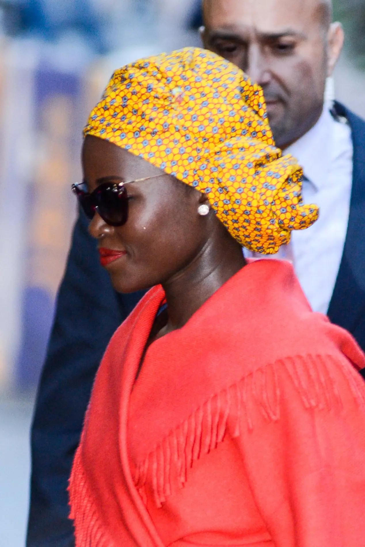 U-Lupita Nyong'o Rocks Ama-Turbans Amahle kanye ne-Headwrap Essence 46773_11