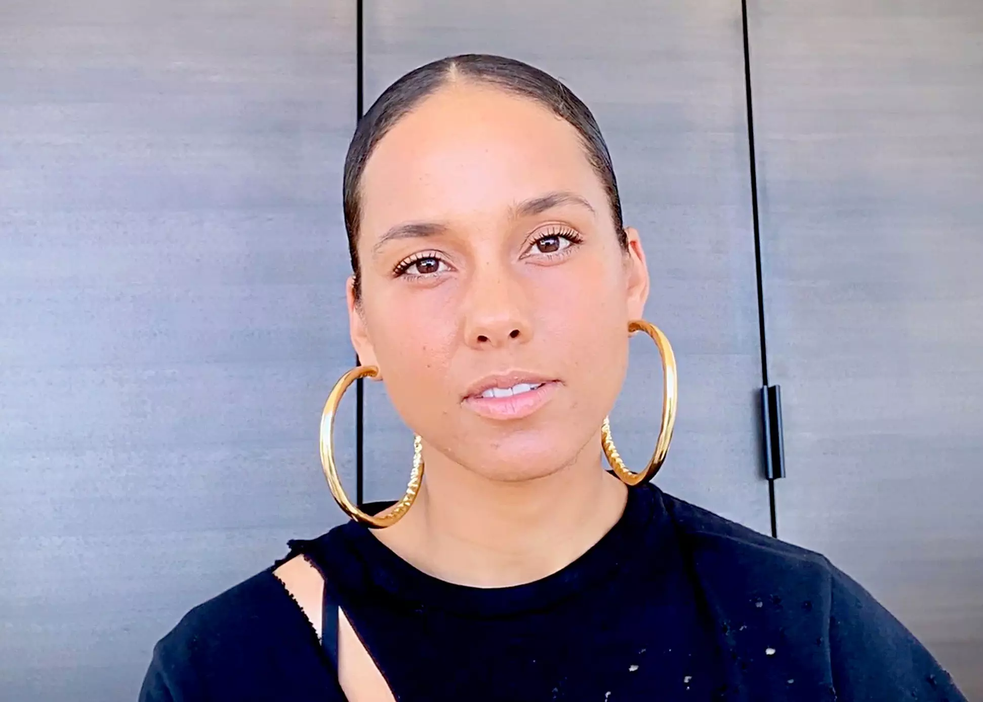 Alicia Keys Bekerjasama Dengan CNN Untuk Tayangan Perdana Visual Untuk 'Good Job,' Lagu Meraikan Wira COVID-19