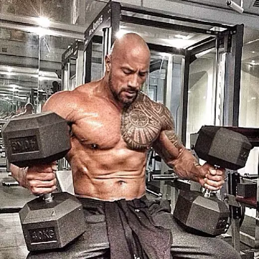 Dwayne 'The Rock' Johnson'ın 18 Seksi Gömleksiz Fotoğrafı 47223_11