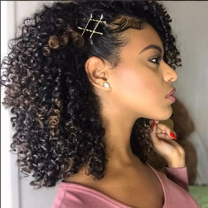 Fa'aalia Bobby Pin Trend Inspiration 47551_5