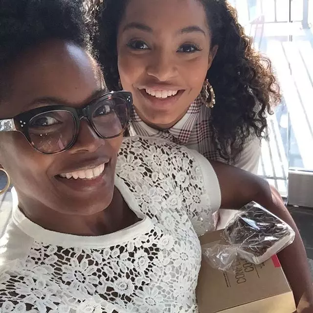 Yara Shahidi och hennes mamma ser ut som systrar 47688_16