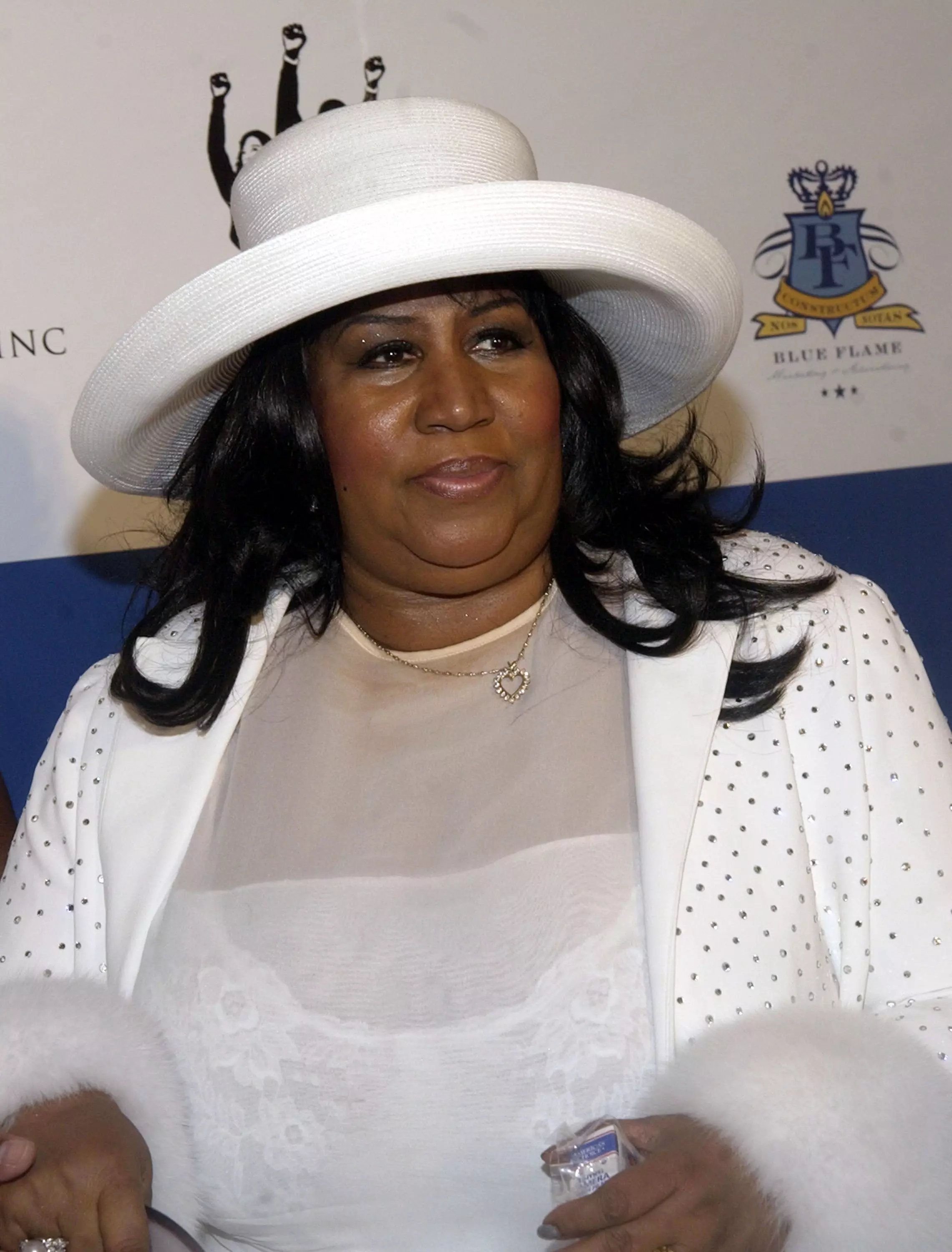 Les moments les plus emblématiques du chapeau d'Aretha Franklin ! Nous avons rassemblé 16 de ses meilleurs 48088_15