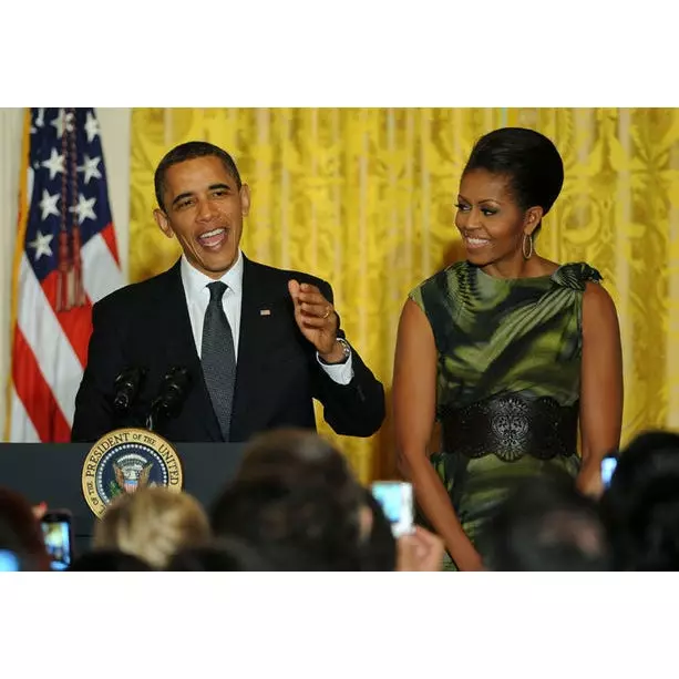 Ƙaunar Baƙar fata: Ƙaunar Barack da Michelle Obama a cikin Shekaru 48225_31