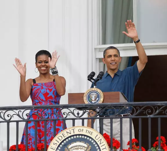 Ƙaunar Baƙar fata: Ƙaunar Barack da Michelle Obama a cikin Shekaru 48225_36