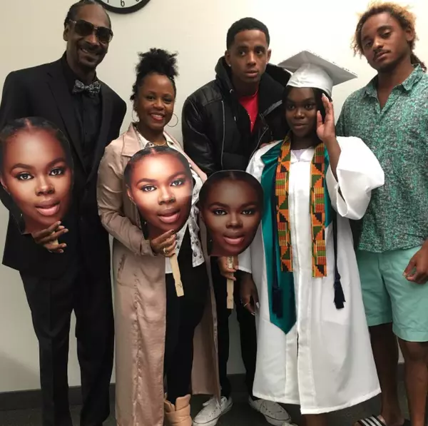 Snoop Dogg Dan Istri Shante Broadus Cinta Dalam Gambar 50284_7