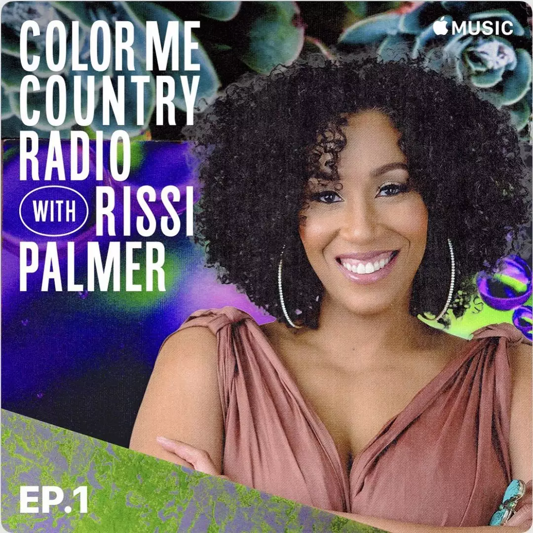 A countrysztár, Mickey Guyton Rissi Palmerrel adta fel Grammy-bólogatását az Apple Music „Color Me Country” című dalában