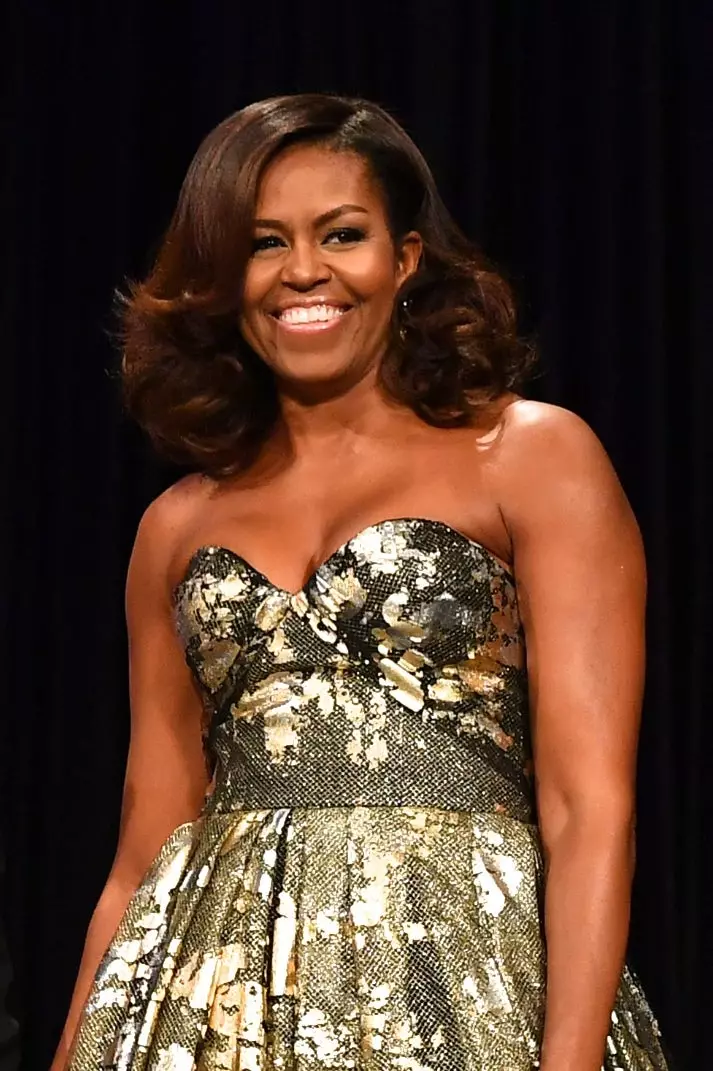 Mafi kyawun lokacin gashin gashi na Michelle Obama 2016 51491_13