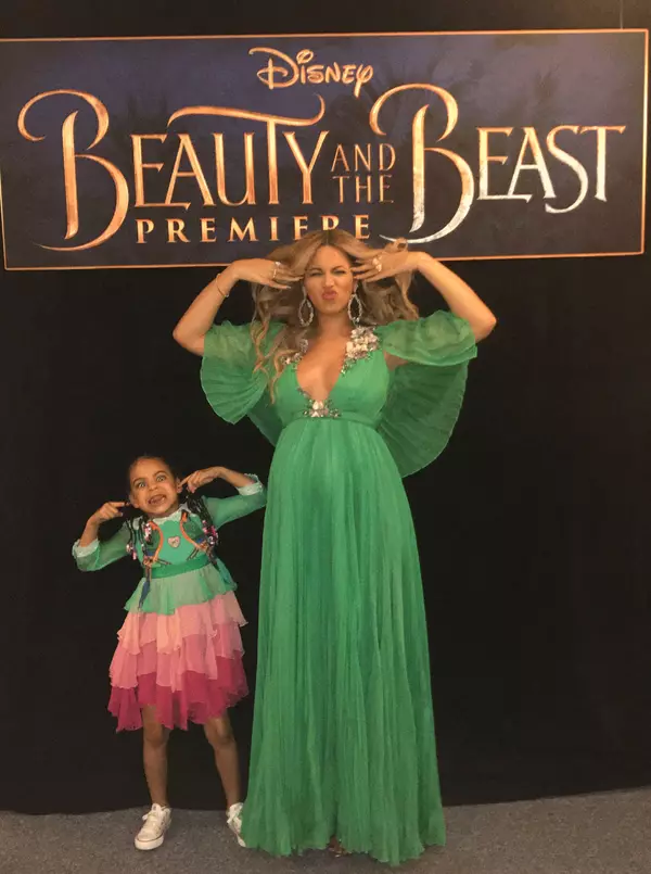 Beyonce in Blue na premieri Beauty and Beast v Gucciju 51604_5