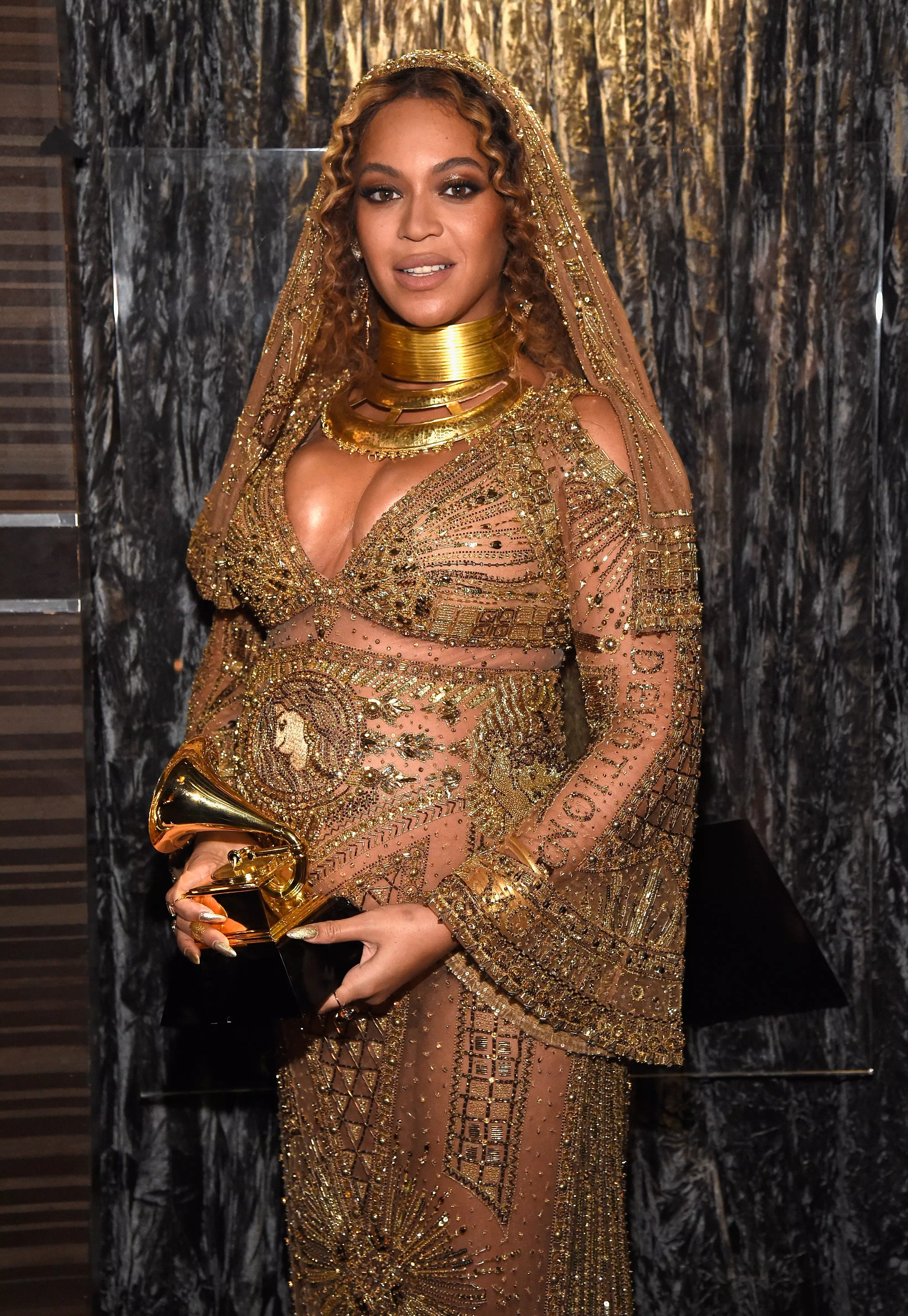 Beyonce's Best Grammy Awards Look 51606_17