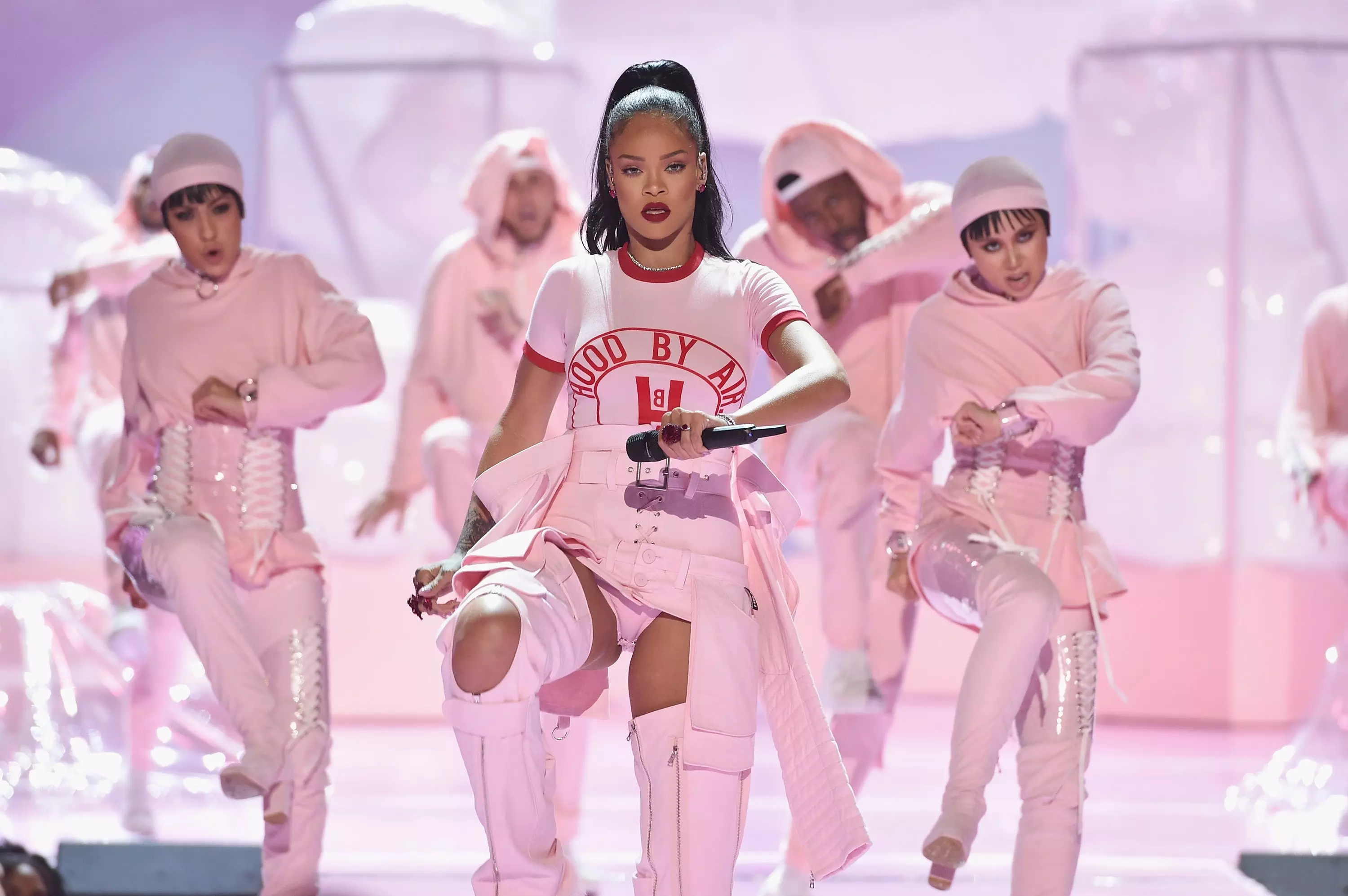 Rihanna Beauty Moments 2016 VMAs 51611_1