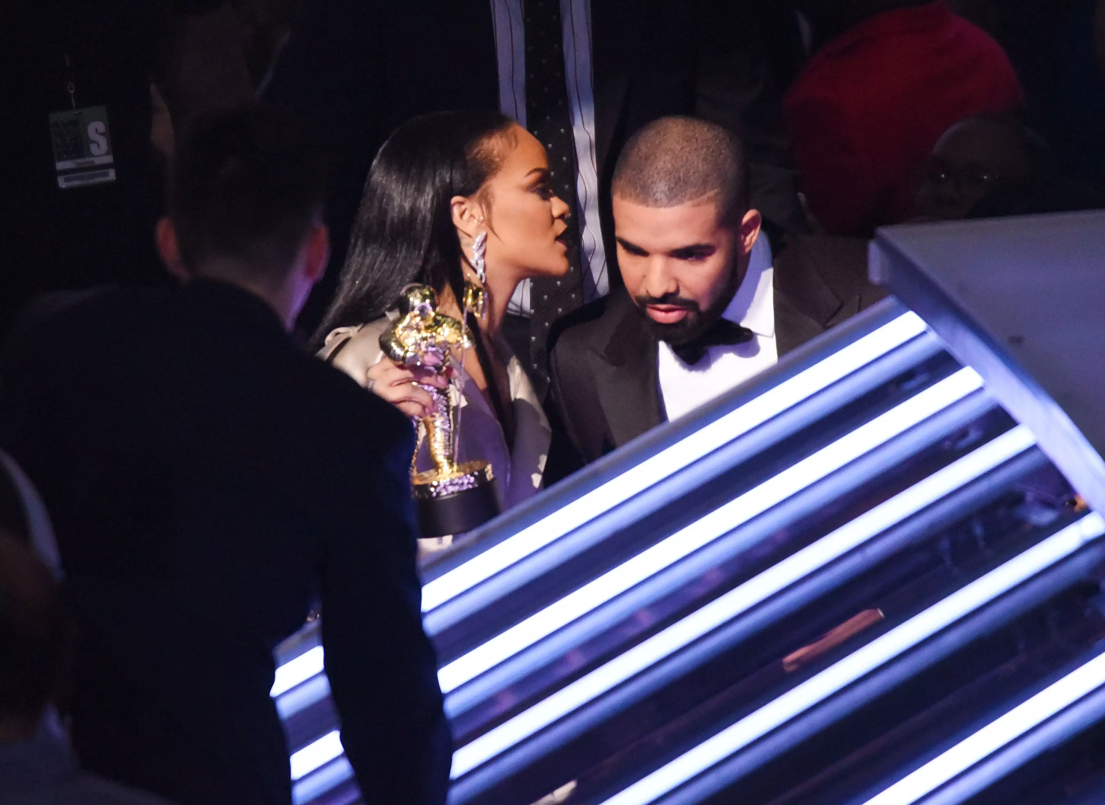 Bukti yen Drake tansah tresna marang Rihanna 54553_21