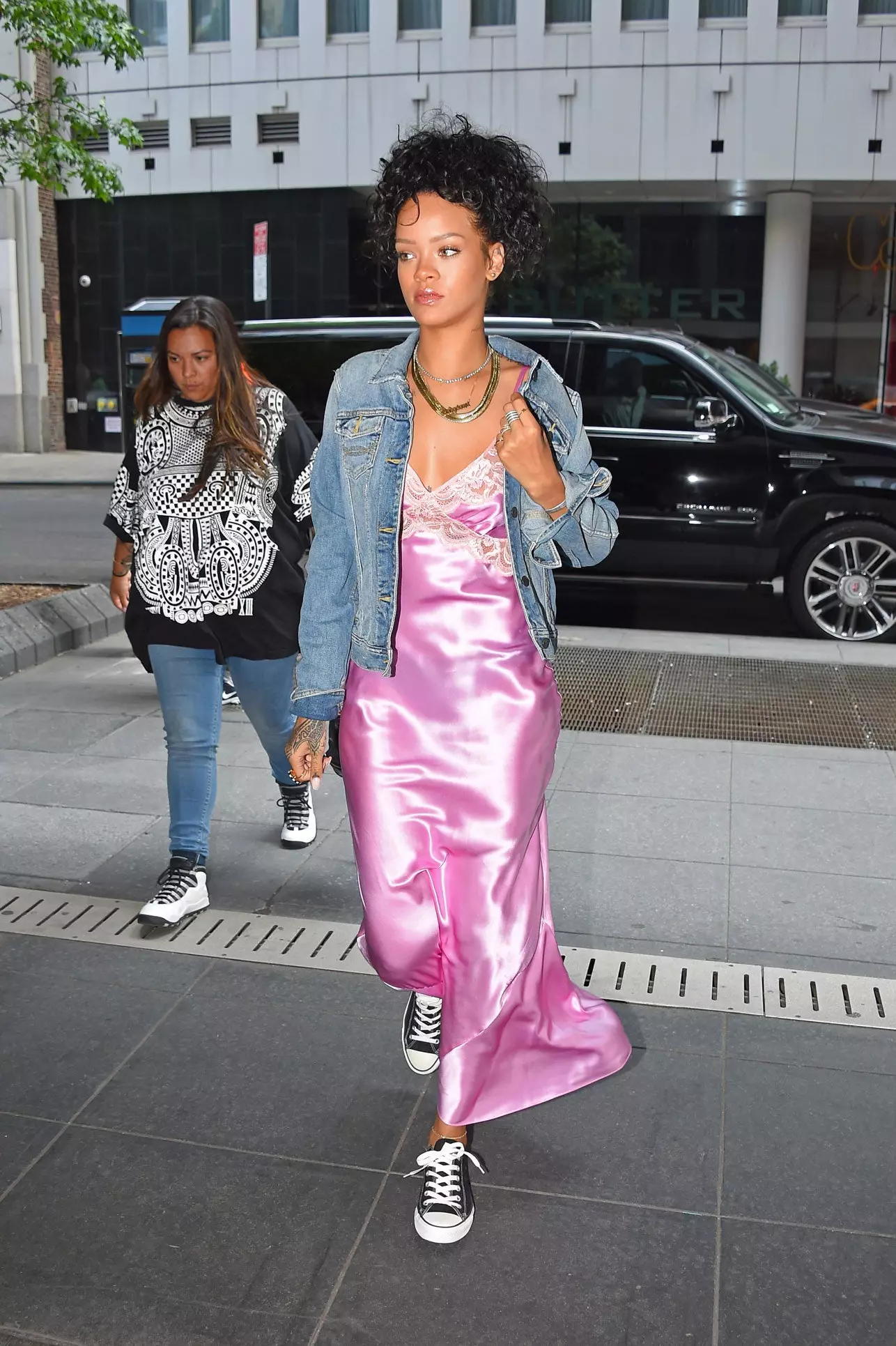 40 Street Style Moments Rihanna rocked! 55248_15