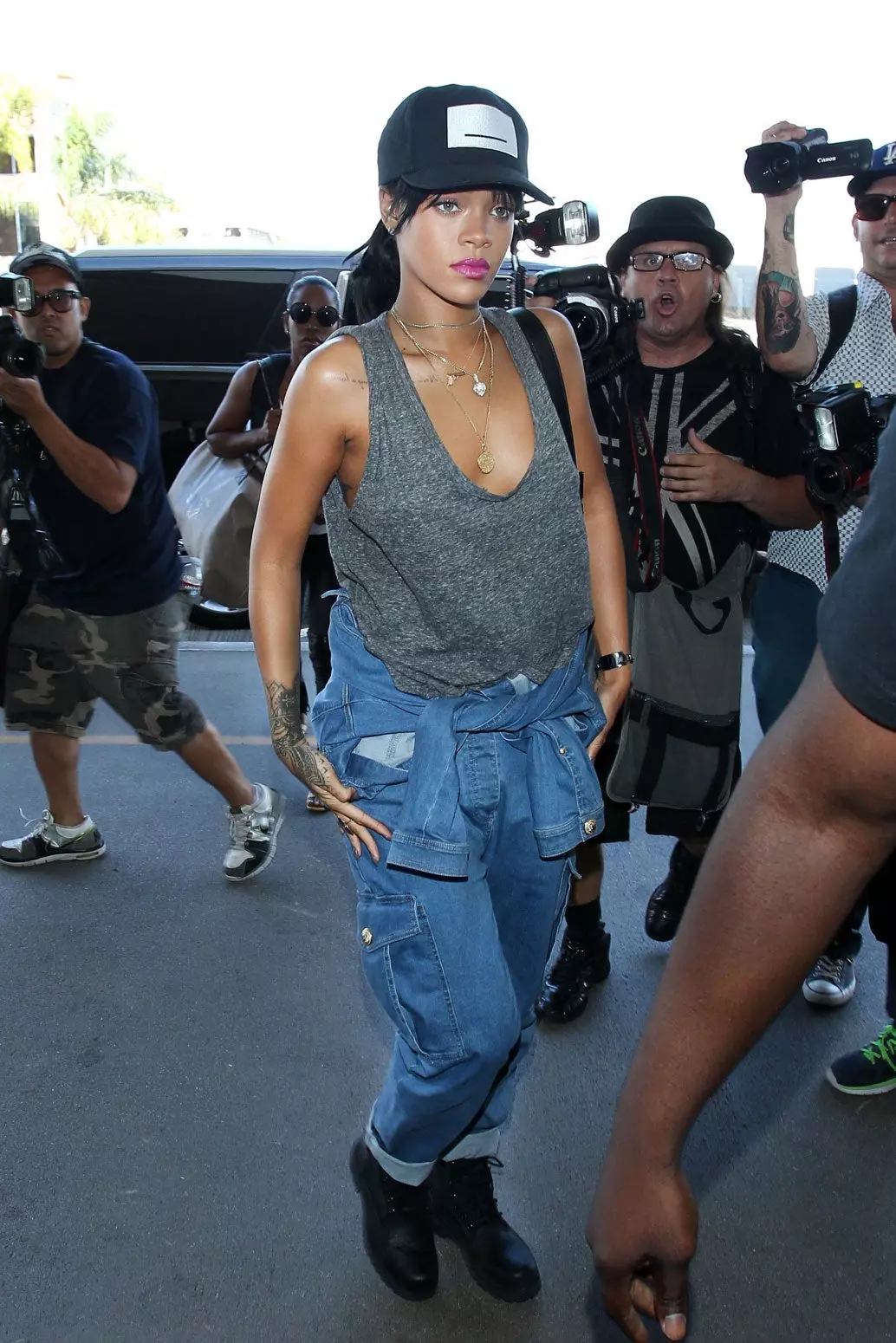 40 Street Style-øyeblikk Rihanna rocket! 55248_34