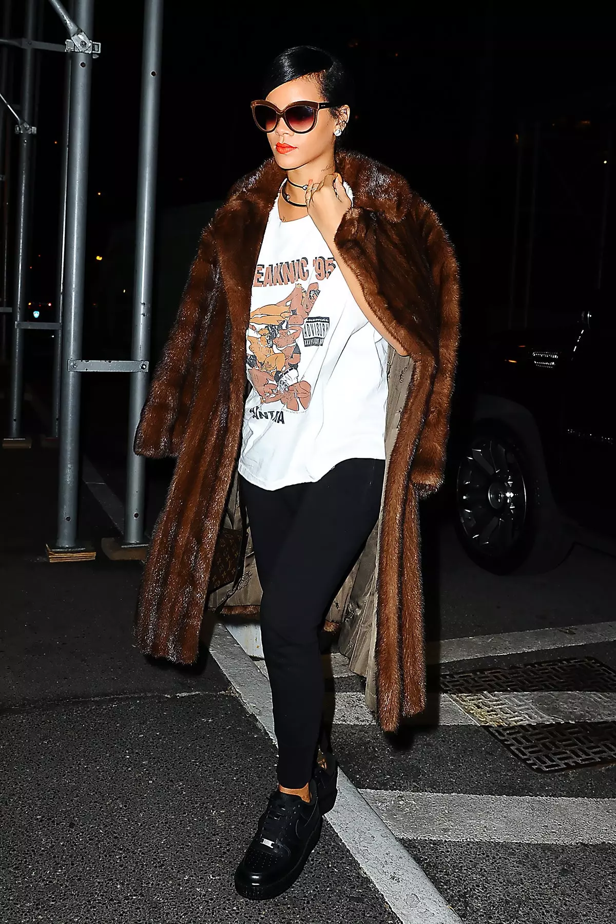 40 Street Style Moments Rihanna Rocked! 55248_37