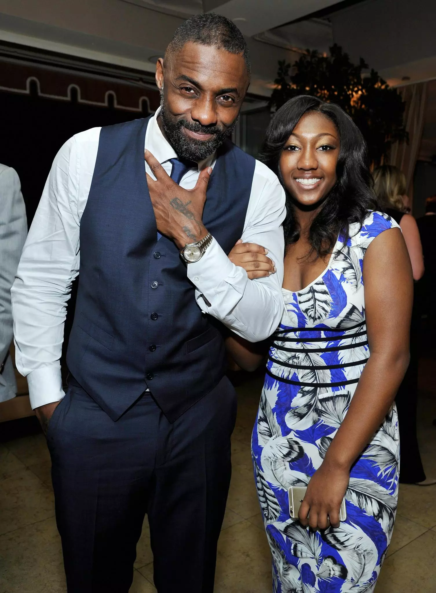 Wat Idris Elba syn dochter fertelt oer har magie en selswearde fan swart famke