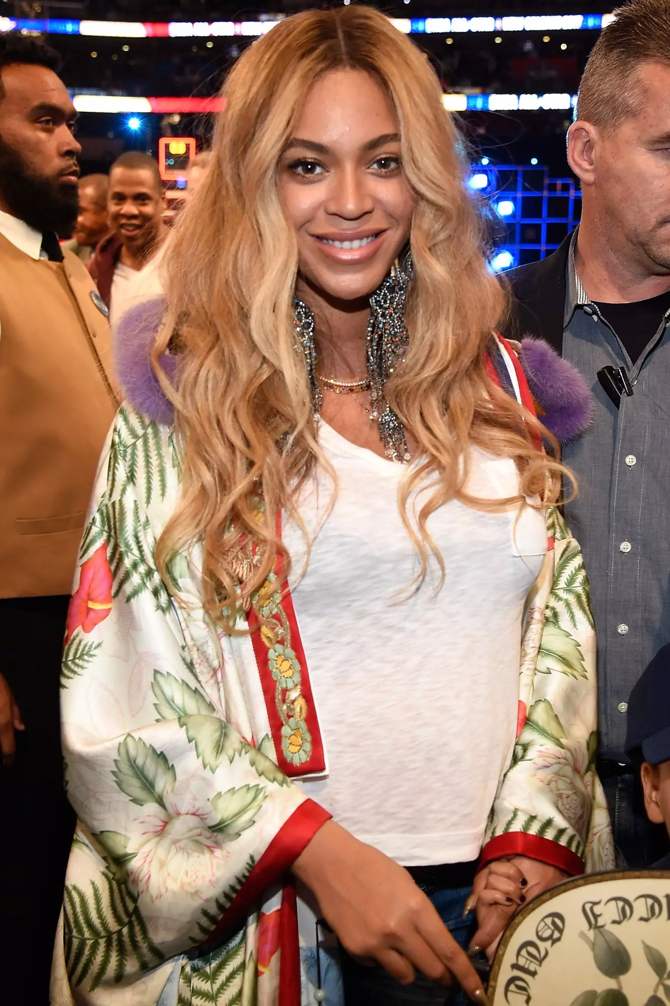 Η Beyoncé ανακοινώνει τις νέες γεύσεις του νερού καρπούζι
