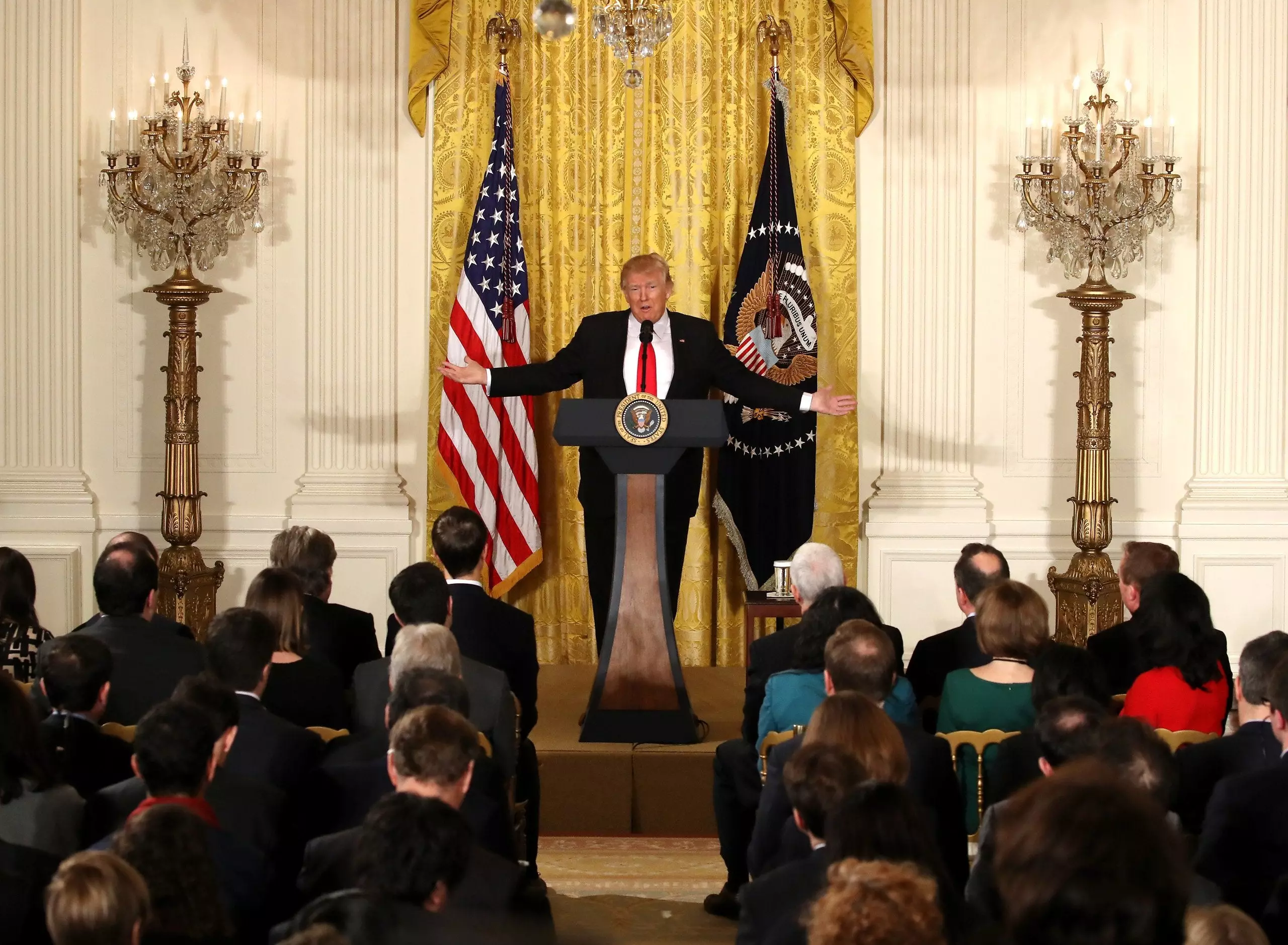 Donald Trump: Conferência de imprensa combativa