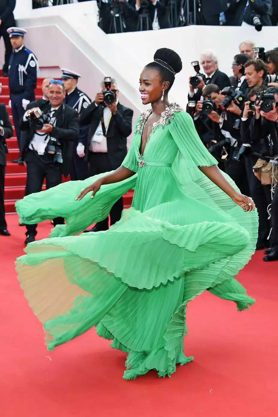 Lupita Nyong'o ס שפּיץ רויט טעפּעך מאָמענץ 6002_1