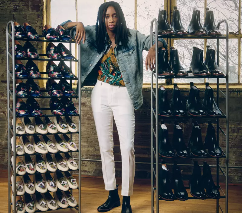 Esta mulher negra é uma das mais jovens designers de sapatos de luxo femininos negros