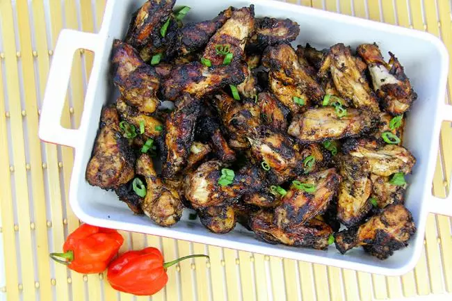 Gubha i-National Chicken Wing Day Ngalawa Maresiphi Aphiko Avela Kubapheki Abamnyama 736_4