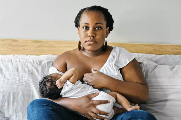14 عکس قدرتمند از زنان سیاه پوست که شیردهی را عادی می کنند 7591_10