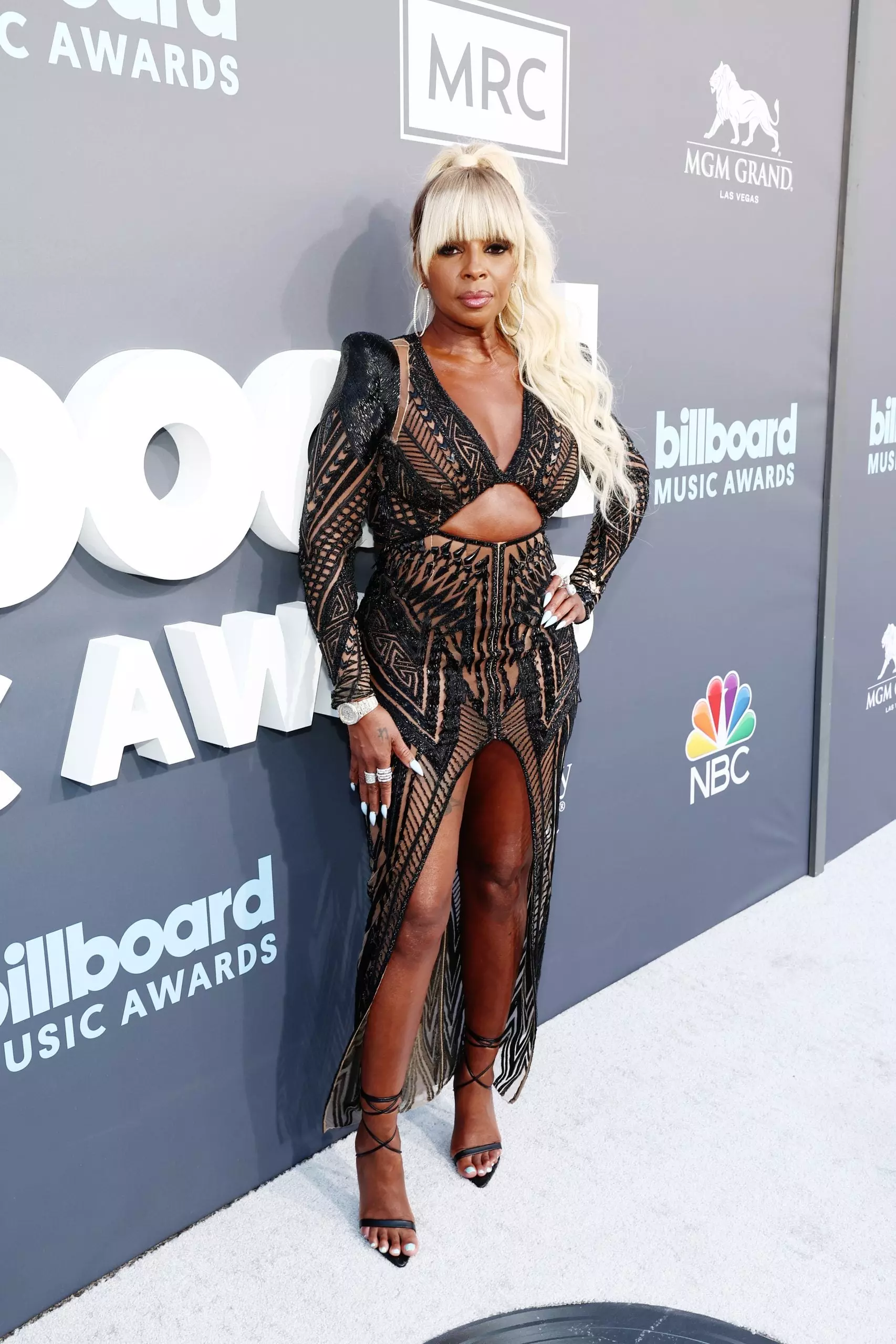 Mira a túa acrobacia de estrelas favoritas na alfombra vermella dos Billboard Music Awards 7745_10