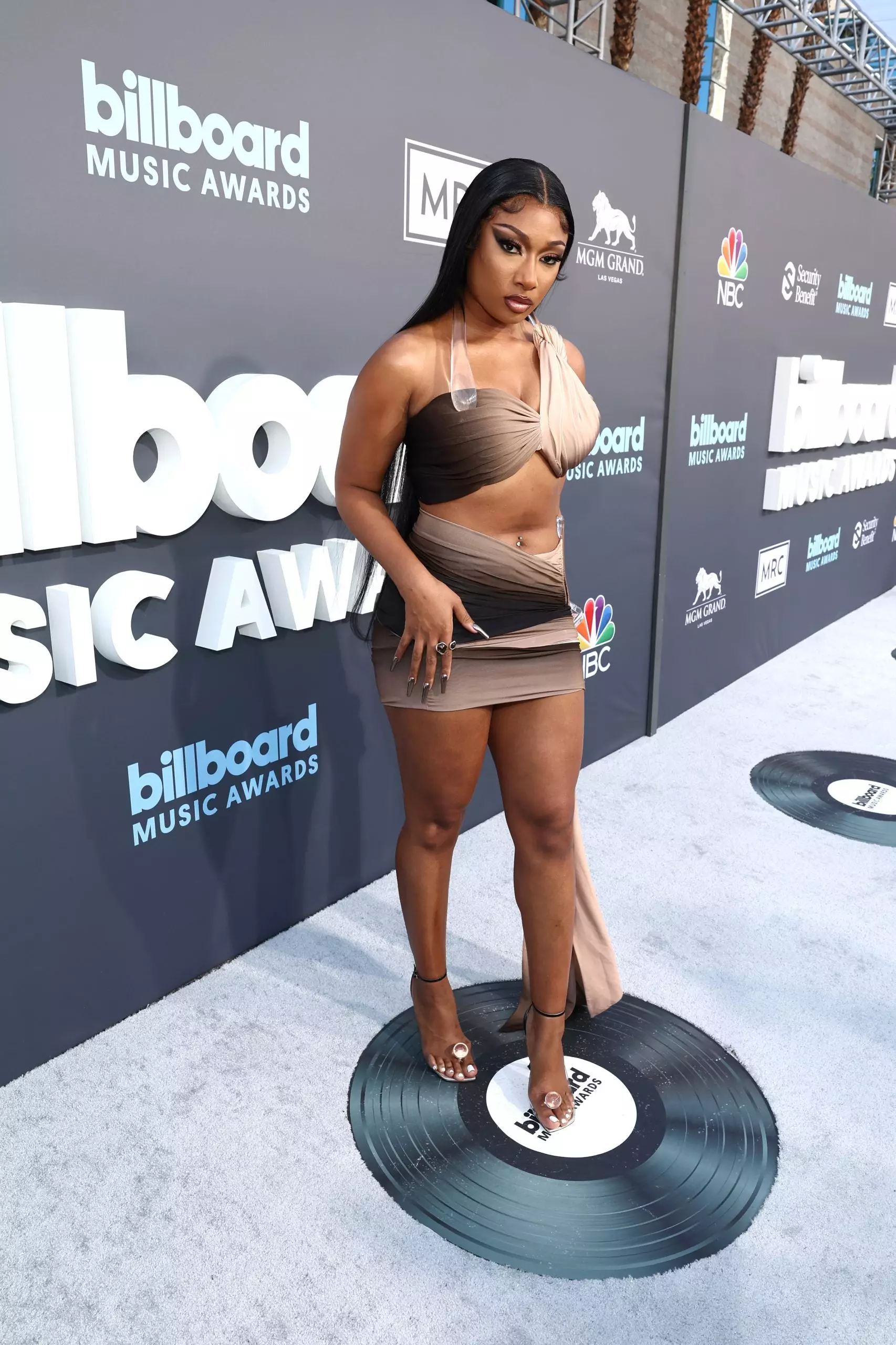 Onani Nyenyezi Zomwe Mumakonda Zikupumira Pa Billboard Music Awards Red Carpet 7745_12