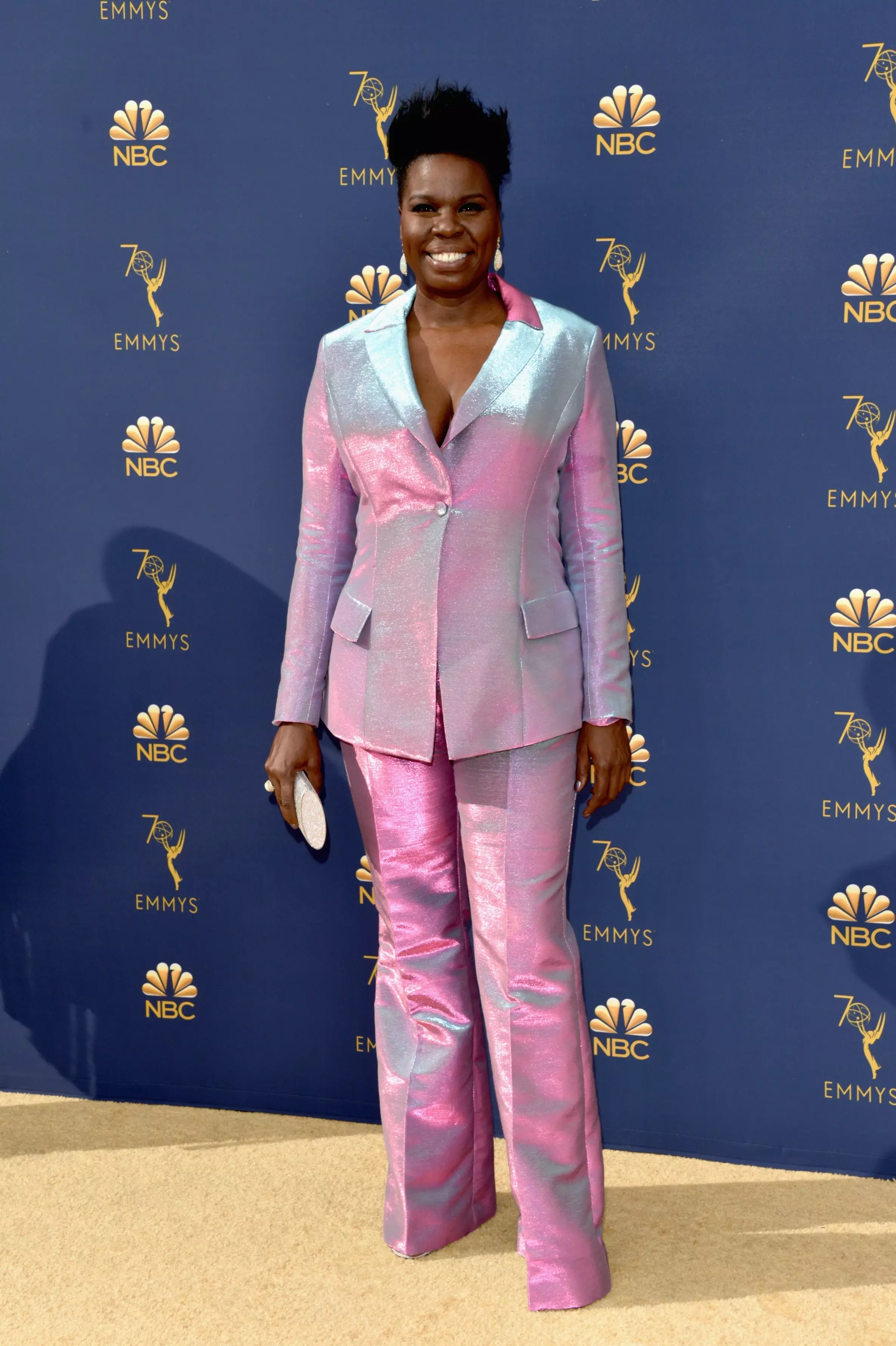 Leslie Jones Aliĝas al Laverne Cox Por Gastigi Emmy-Anoncojn