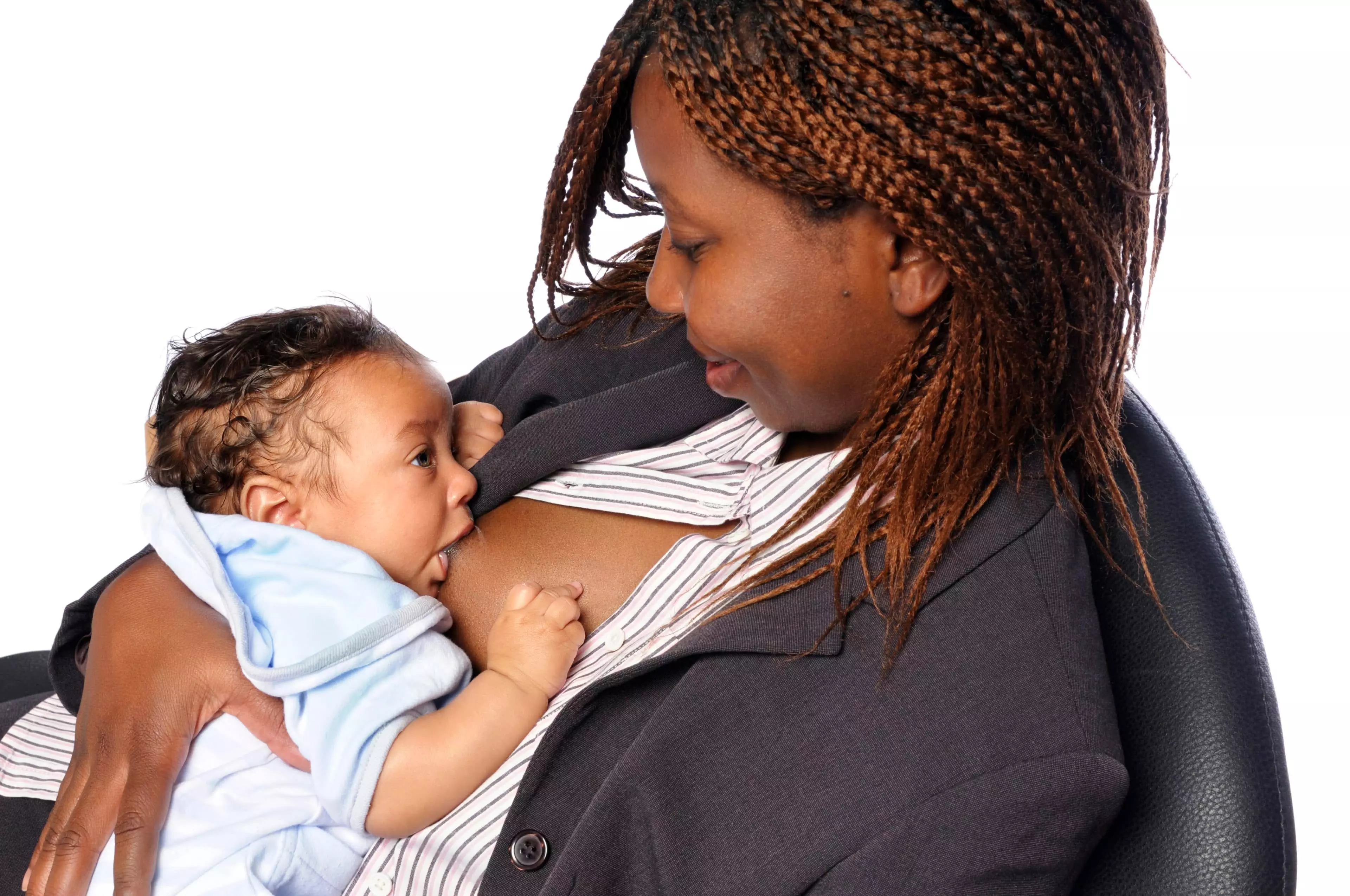 Le donne di colore allattano al seno meno di qualsiasi altro gruppo, ma perché? Un pediatra pesa