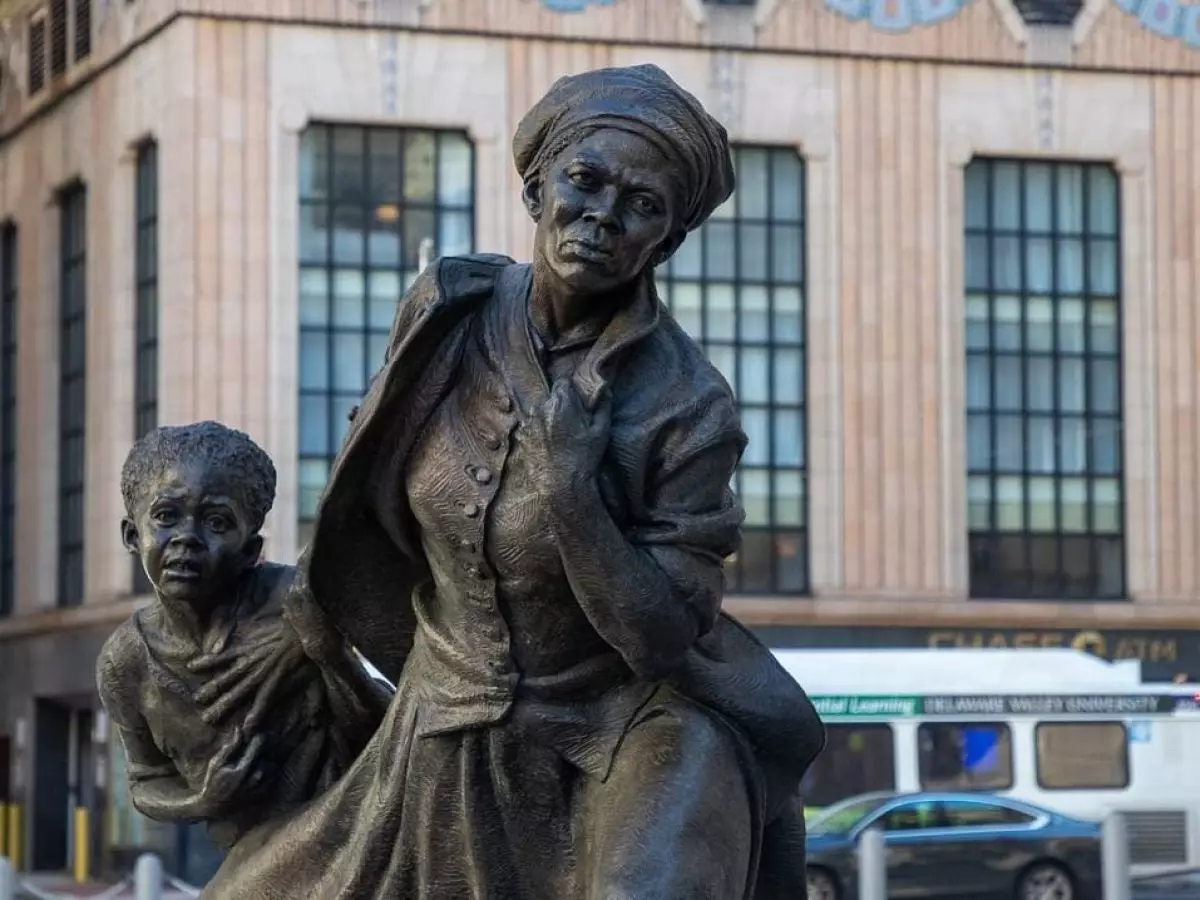 Philadelphia e Tobane le Melato Bakeng sa Khetho ea Setsebi sa seemahale sa Harriet Tubman le ho sa kenyelelitse Baetsi ba Batšo