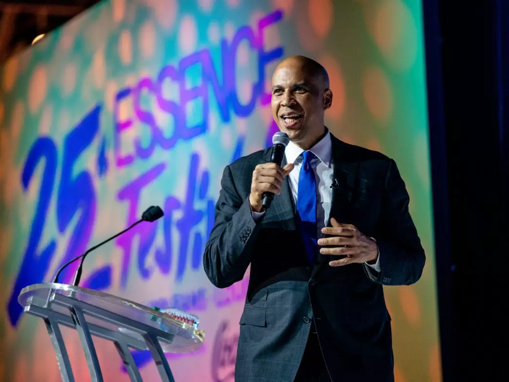 Cory Booker parle des femmes noires qui ont joué le plus grand rôle dans sa vie