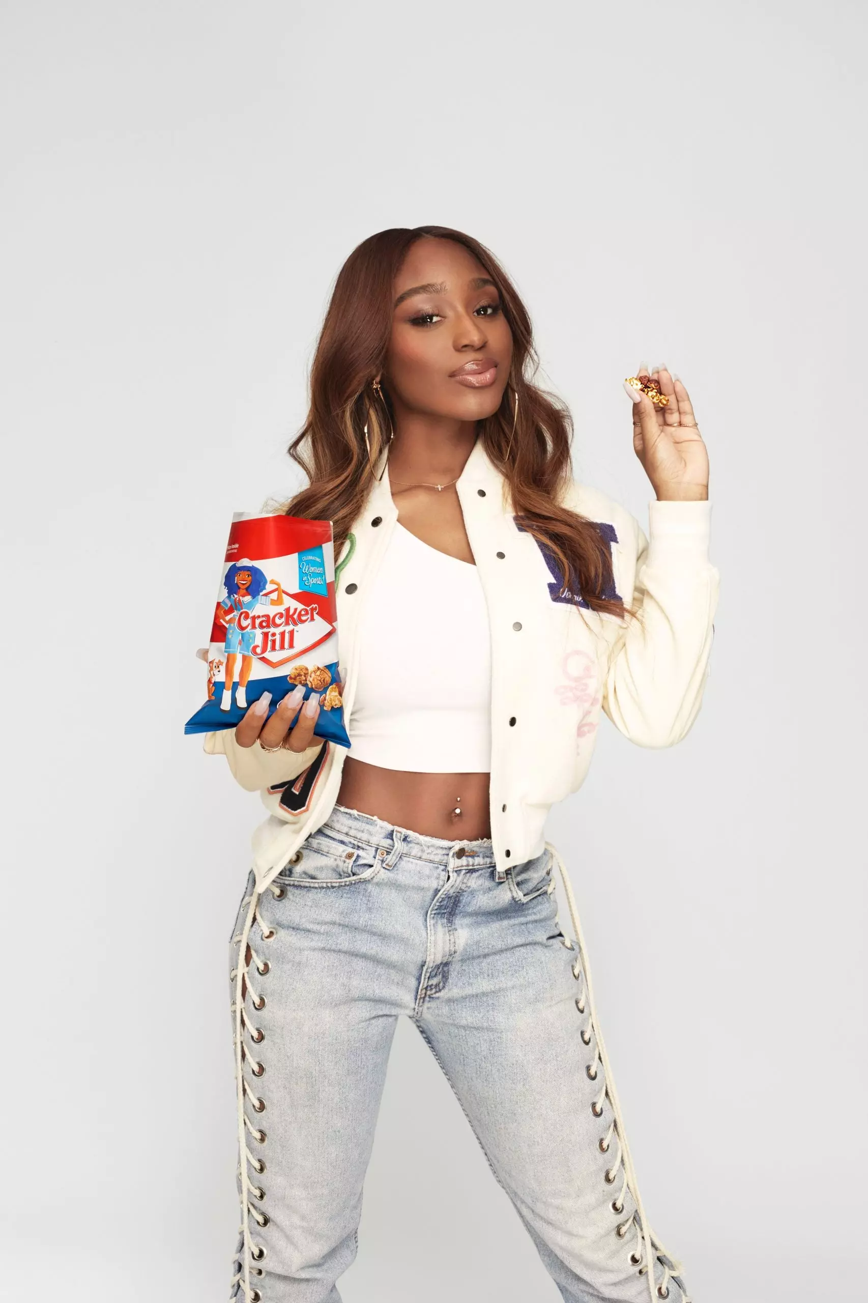 Normani í samstarfi við Cracker „Jill“ og upplífgandi aðrar konur: „Það er pláss fyrir okkur öll við borðið“