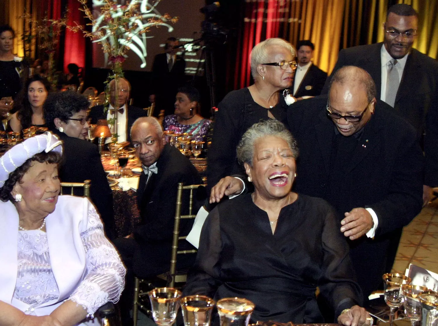 Dr. Maya Angelou's Life in Pictures 8979_16