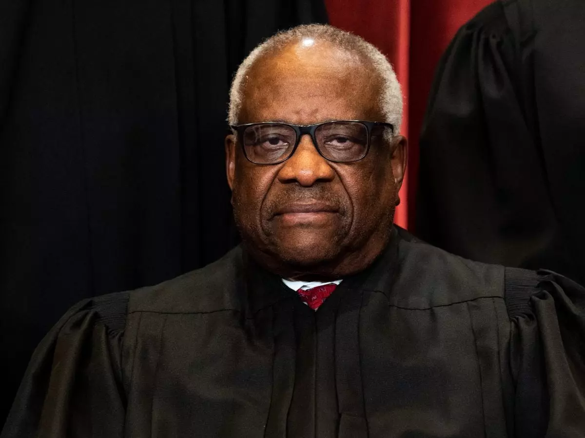 Kongrè a prezante yon lwa pou pwoteje maryaj ant moun menm sèks ak entèrasyal an repons a opinyon Clarence Thomas.