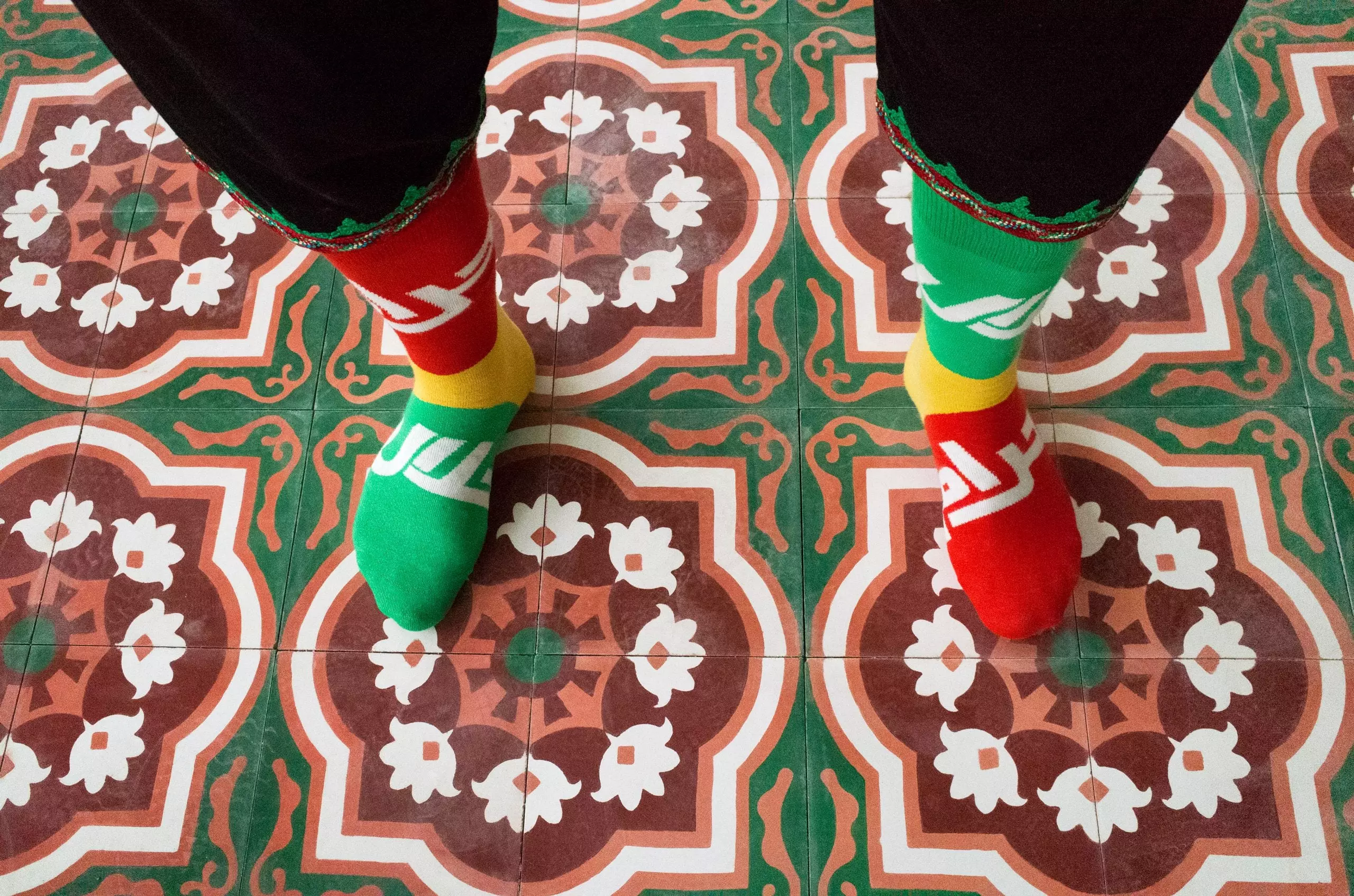 Happy Socks hợp tác với Hassan Hajjaj để tạo ra những thiết kế tuyệt vời nhất
