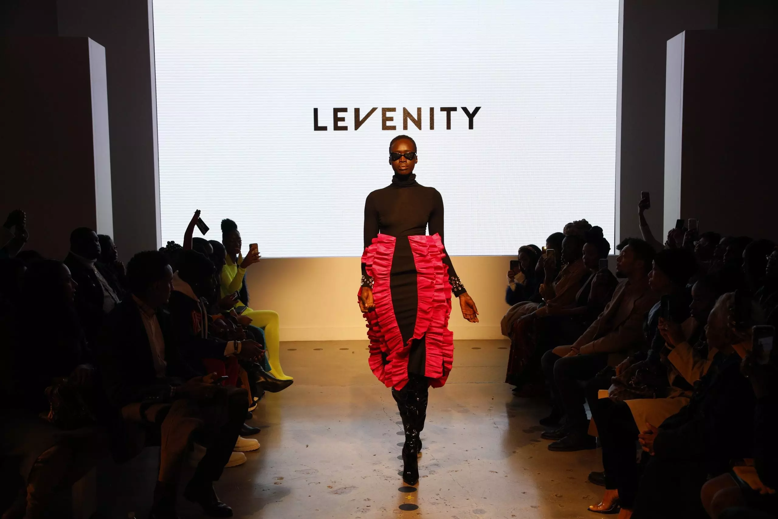 Le créateur Venny Etienne de LEVENITY présente une collection vibrante à ESSENCE Fashion House 9693_14