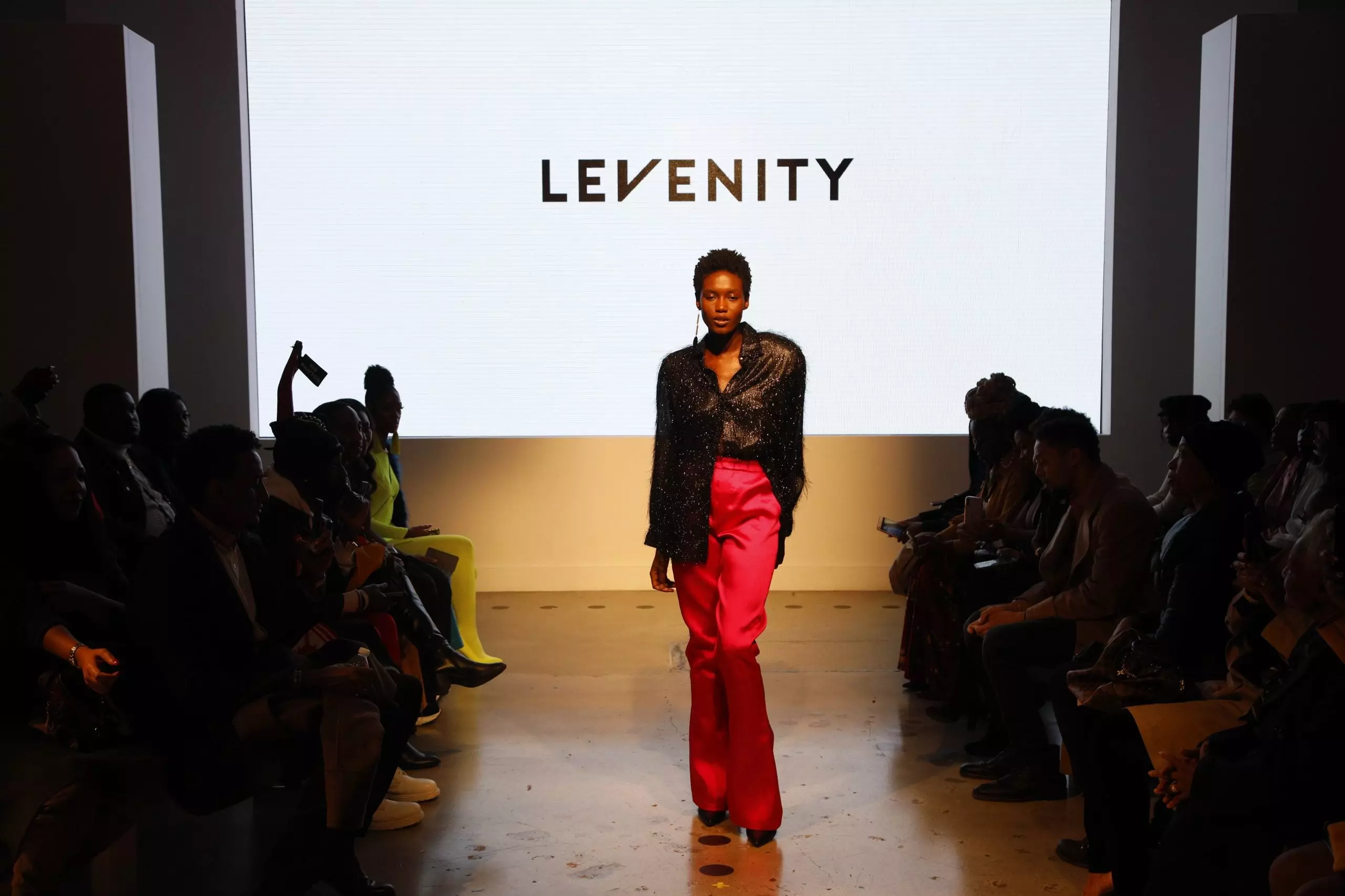 Le créateur Venny Etienne de LEVENITY présente une collection vibrante à ESSENCE Fashion House 9693_5