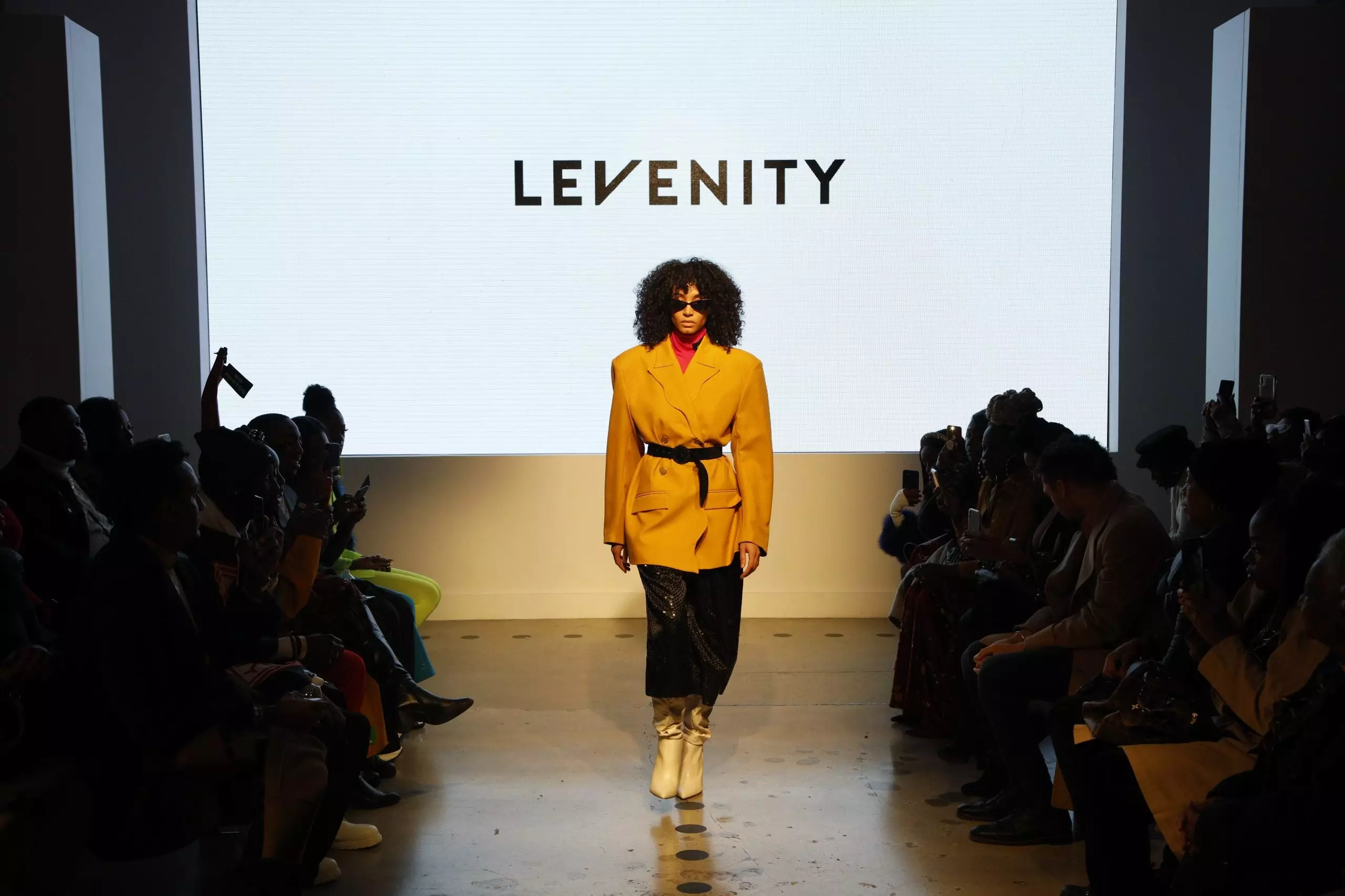 Le créateur Venny Etienne de LEVENITY présente une collection vibrante à ESSENCE Fashion House 9693_6