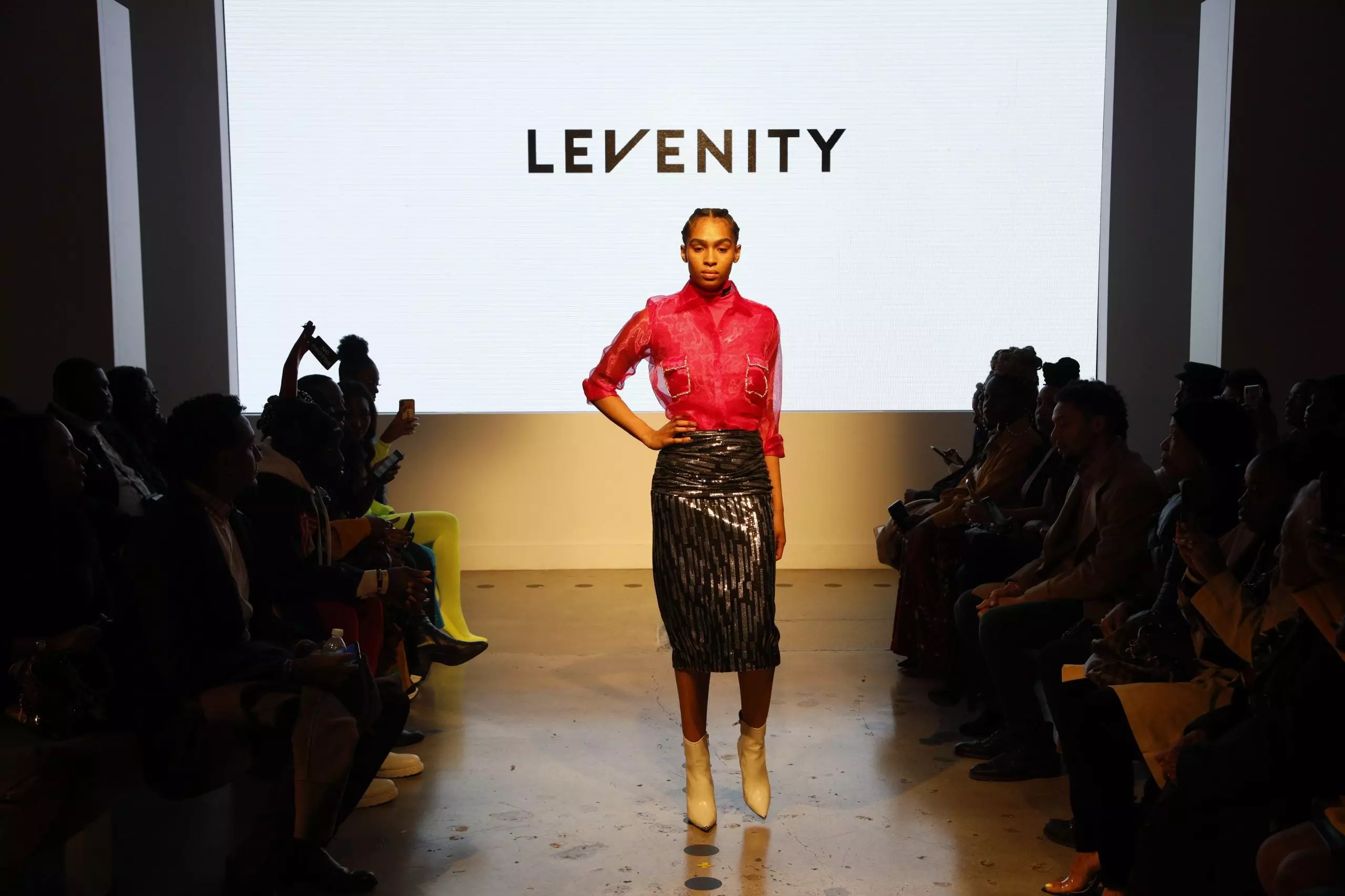 Le créateur Venny Etienne de LEVENITY présente une collection vibrante à ESSENCE Fashion House 9693_7