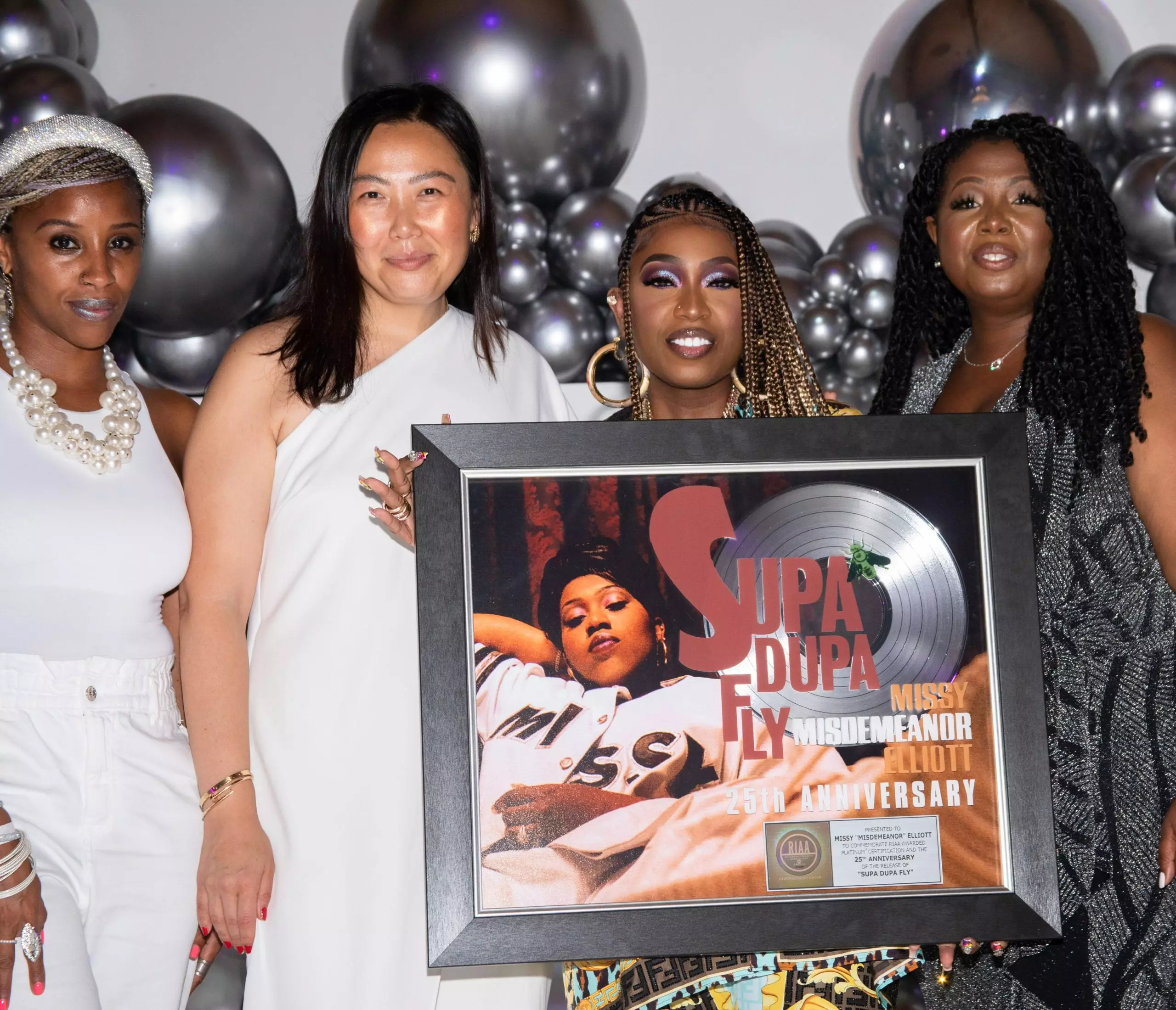 De iconische Missy Elliott geëerd met een geweldige verjaardagsbash om het 25-jarig jubileum van 'Supa Dupa Fly' te vieren